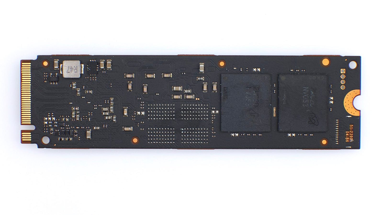 搶先體驗單條 12GB/s 的怪物，Micron Crucial T700 2TB，PCIe Gen5 x4 SSD - Mobile01