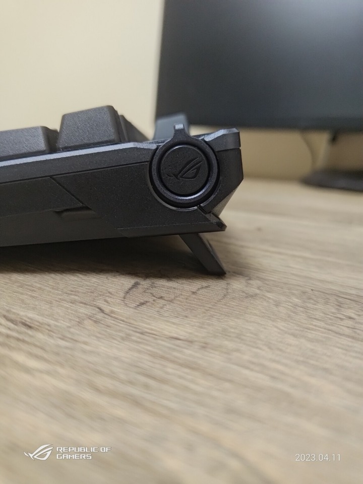 ROG Azoth 75%無線客製化電競機械鍵盤開箱 - Mobile01