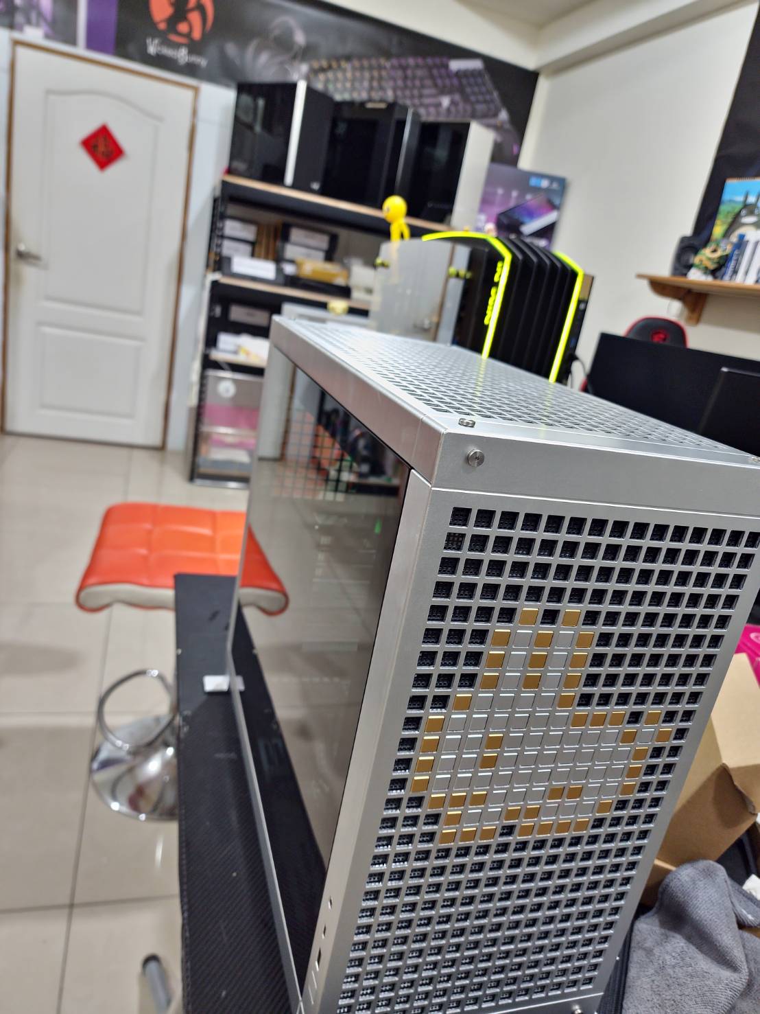 abee Pixel One - 360度萬元等級鋁金屬像素風 8bit 給我拼一隻兔子行嗎？₍ᐢ⑅ᐢ₎ - Mobile01