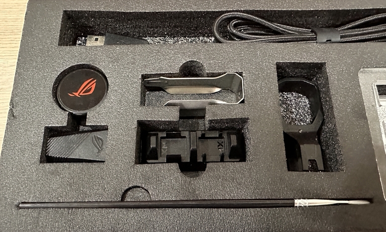 開箱 ROG 信仰 Azoth 75% 客制三模鍵盤 - Mobile01