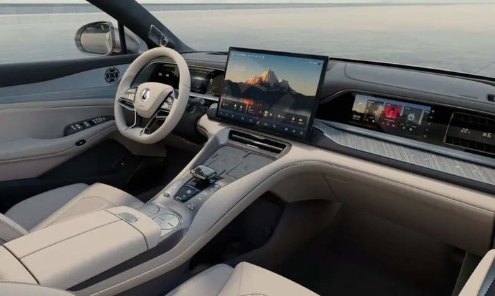 剛收到N7的新聞。《n⁷開發日誌ep.1》「漫長的打磨，只為成就最璀璨的亮點。」 - Mobile01