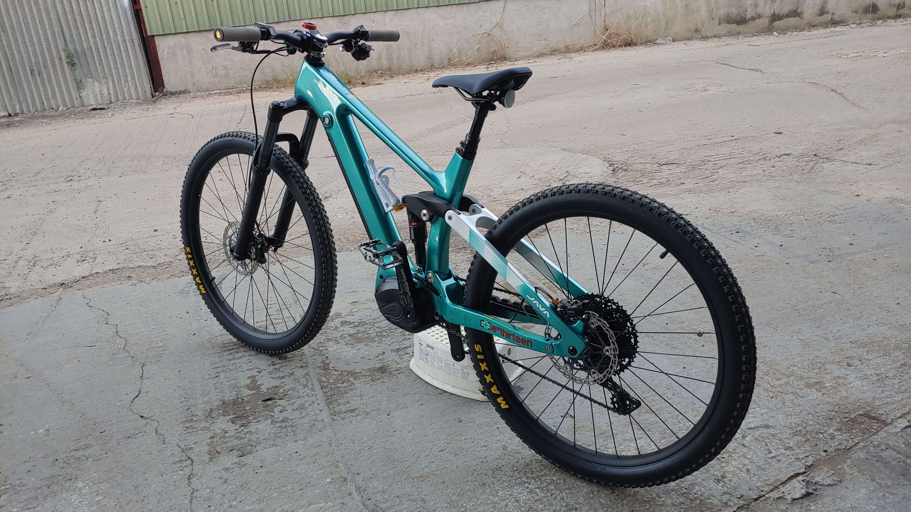 JAVA - Ebike電助力登山車. CNY$9999 EMTB - Mobile01