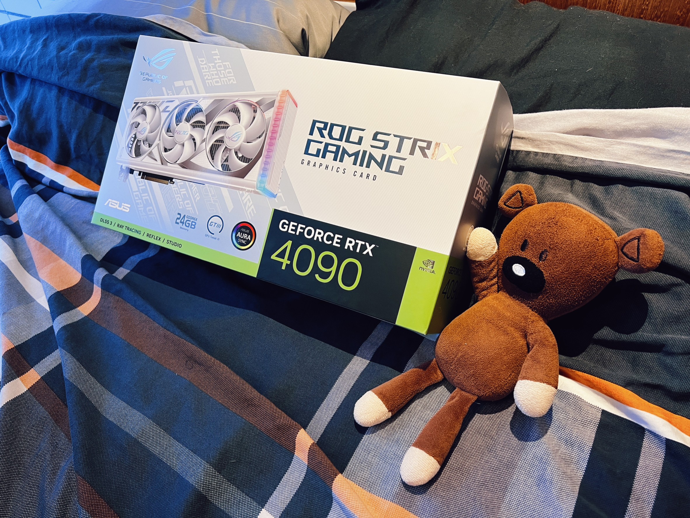 【其他】2023年真開箱ROG Strix GeForce RTX™ 4090 White @電腦應用綜合討論 哈啦板 - 巴哈姆特