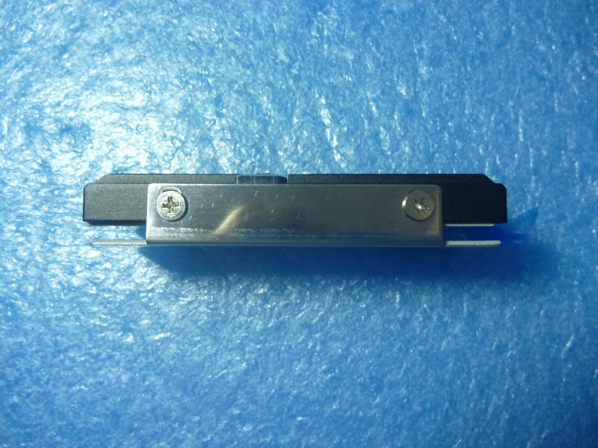 請問在被顯示卡遮住的ssd糟，如果安裝ssd，各位是用什麼ssd散熱片，謝謝。 (第2頁) - Mobile01