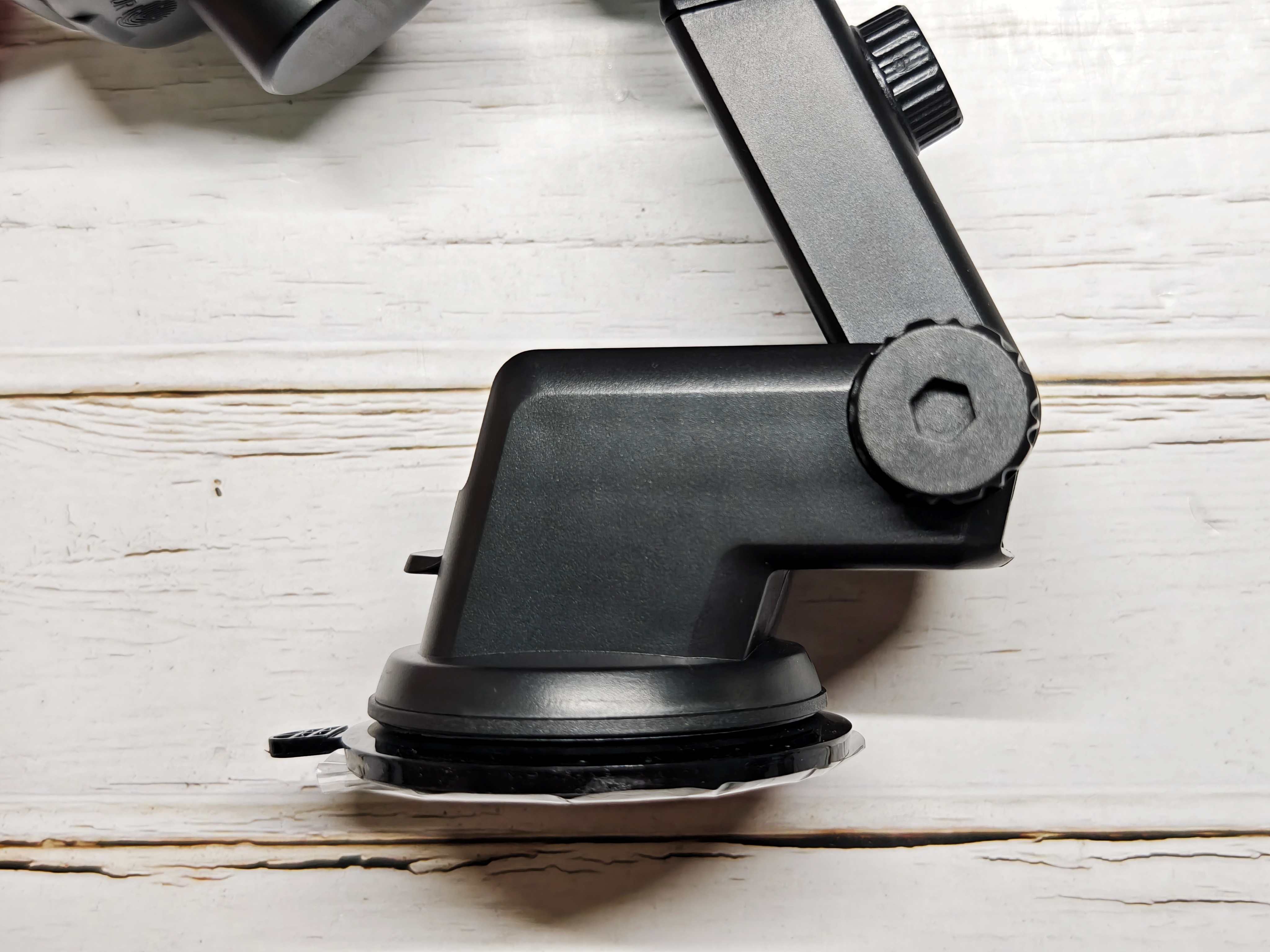 Avier VeeHold 15W 快速無線充電車架 – 自動對位感應線圈，所有手機皆可充電 - Mobile01