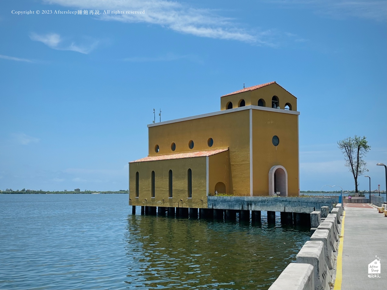 屏東東港｜海上教堂咖啡MARITIME BUILDING CAFÉ_大鵬灣超美打卡景點 - Mobile01