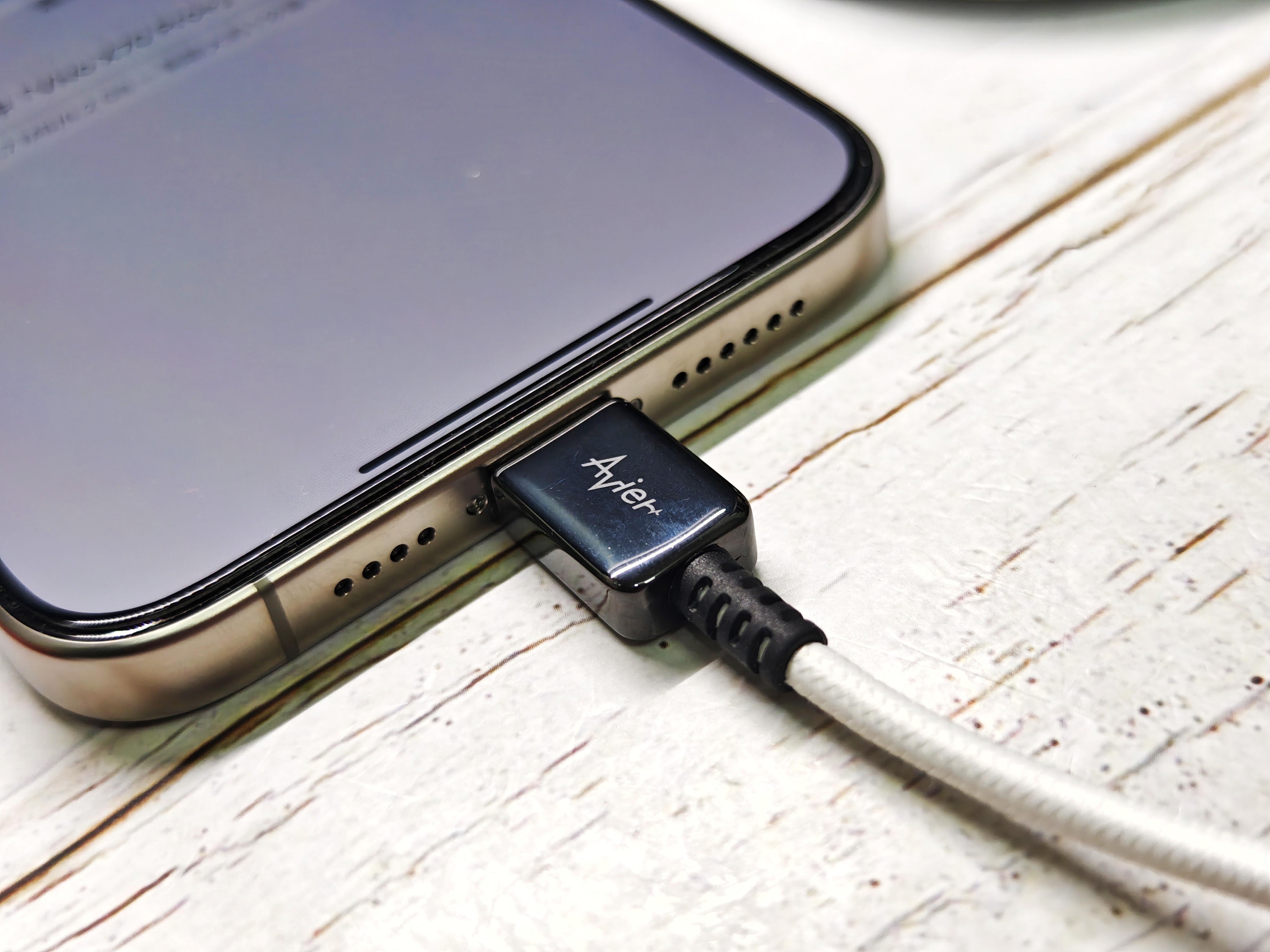 iPhone 15 Pro Max 「 USB3.0 vs USB2.0 」傳輸對比測試 - Avier USB C 線與 Apple 原廠線 ...