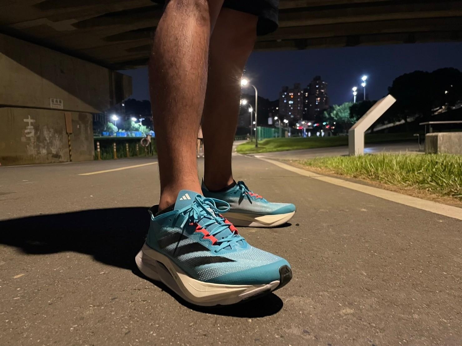 Boston 12 台北馬限定新色開箱 - Mobile01