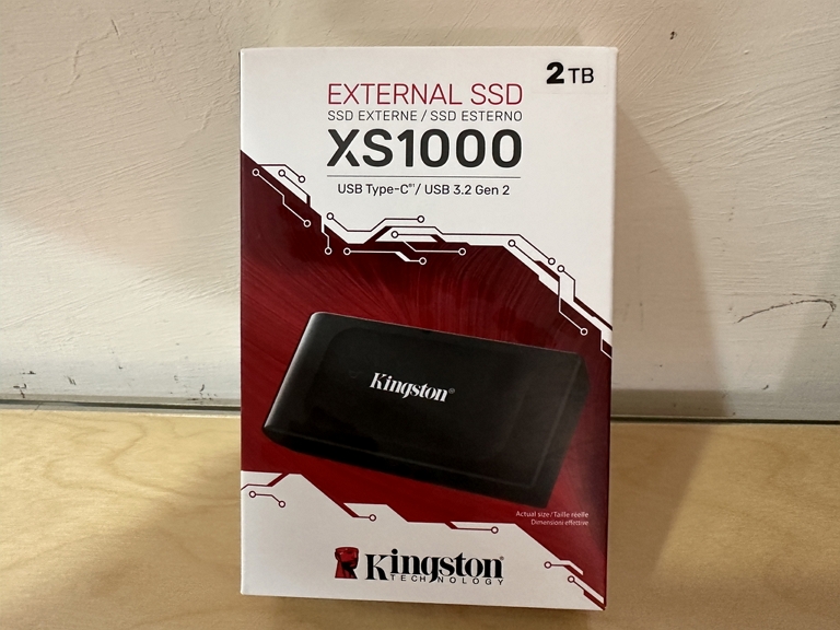 小巧易攜帶 Kingston 外接式 XS1000 2TB 開箱 - Mobile01