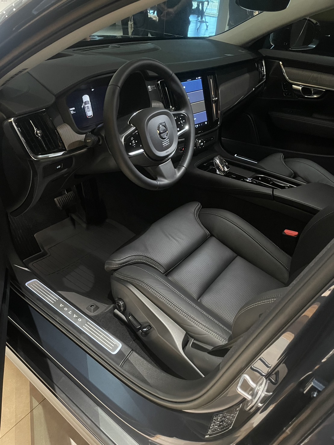 全新旅程的開始：Volvo V90cc 開箱，第一次買歐系車，風格大不同 - Mobile01