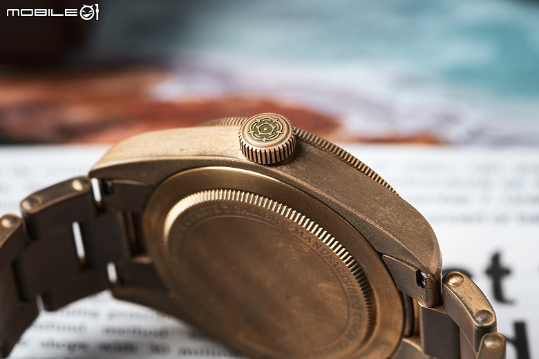 溫潤而內斂的存在 TUDOR Black Bay 79012M 帝舵 青銅腕表 - Mobile01