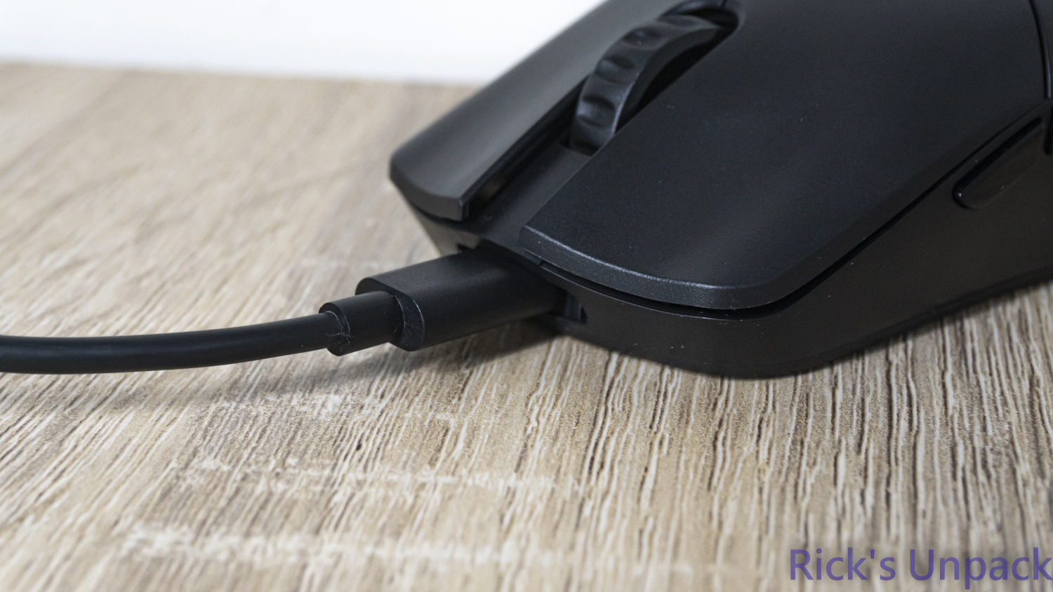 【開箱】無線4K回報率、輕量對稱鼠 | Glorious Model O2 PRO 4K/8K WIRELESS - Mobile01