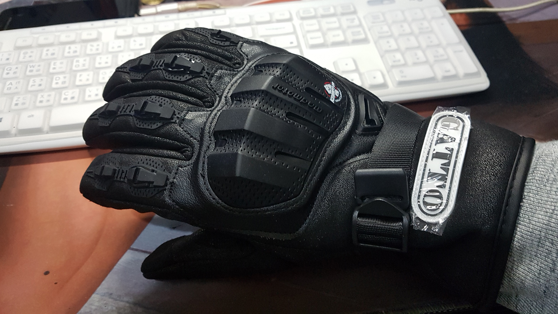 添購老貓GM-103機械手全皮防水長手套... - Mobile01