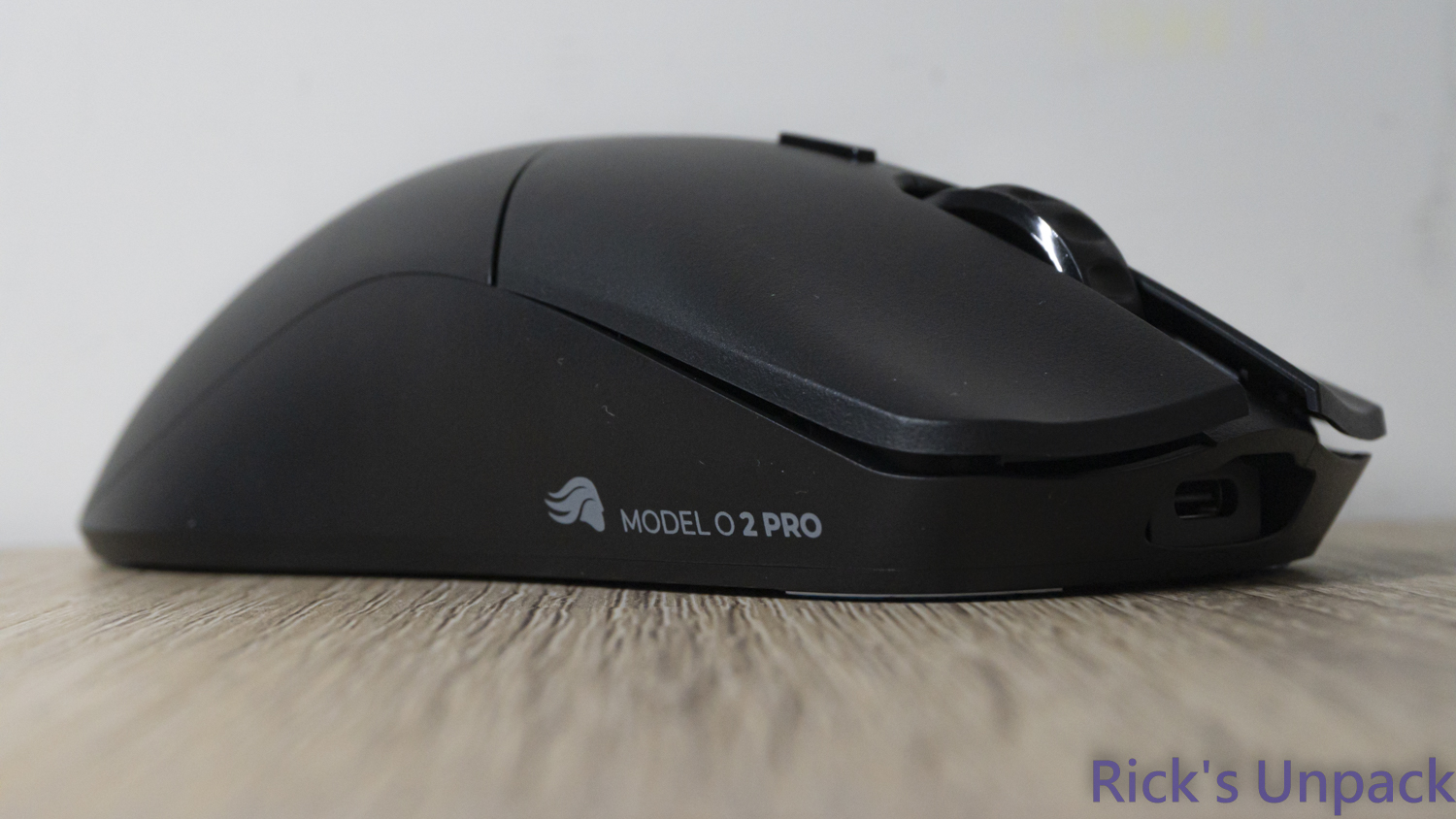 【開箱】無線4K回報率、輕量對稱鼠 | Glorious Model O2 PRO 4K/8K WIRELESS - Mobile01