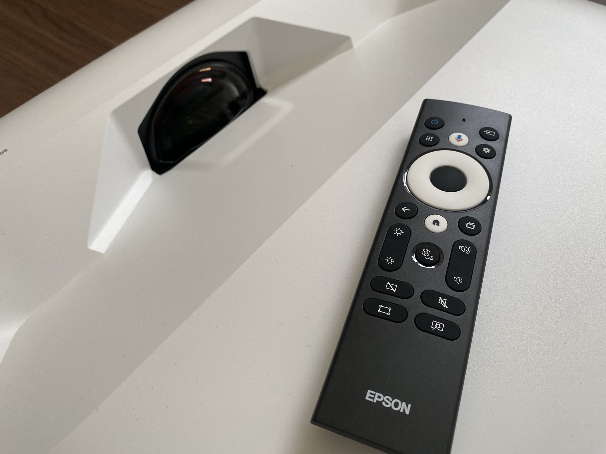 【體驗分享】Epson EH-LS650! 輕鬆、簡潔滿足您日常電視與家庭劇院需求的好選手! - Mobile01