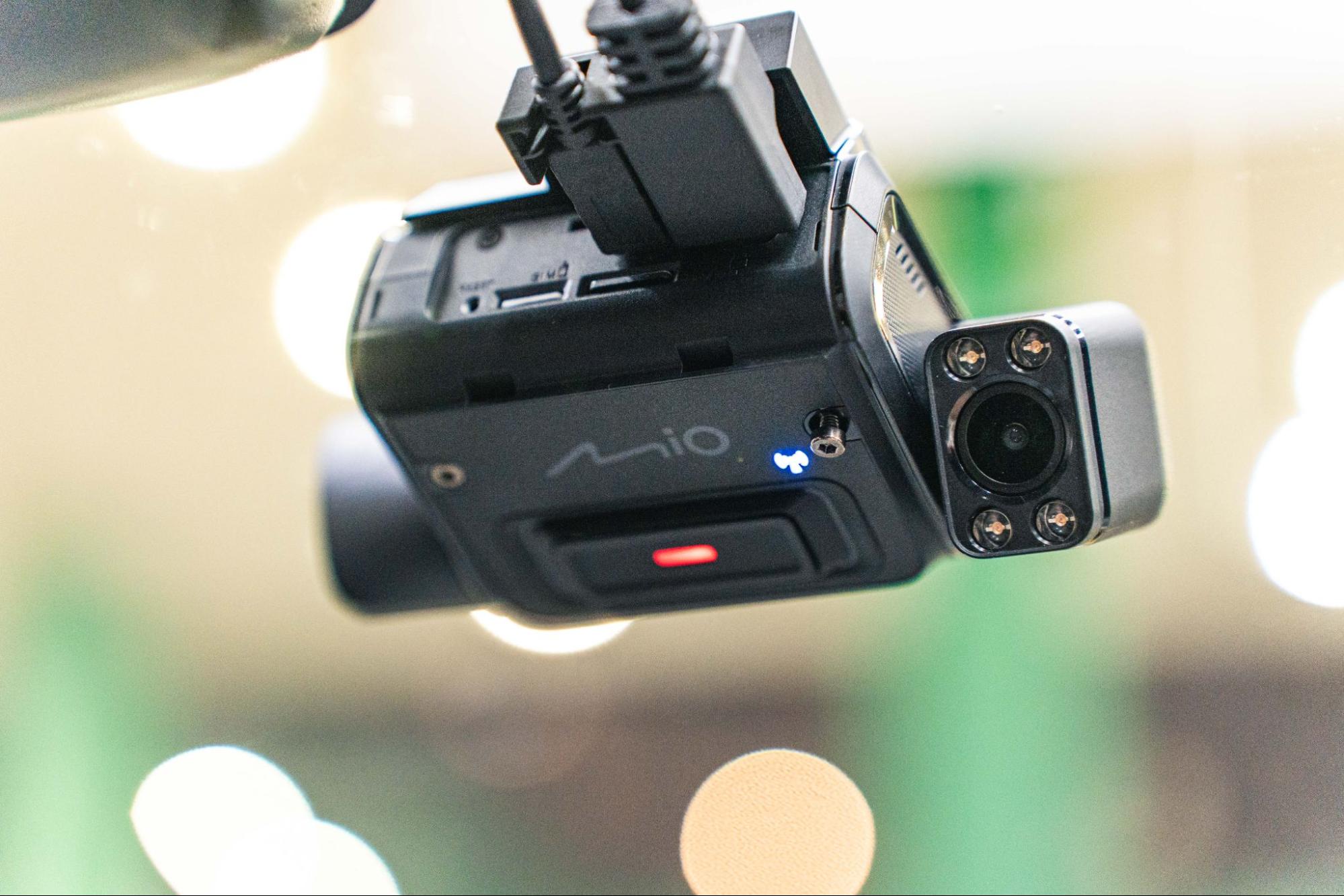 Mio MiSentry 12T 4G LTE 行車記錄器內外兼顧的行車守護，運將司機的好幫手！ - Mobile01