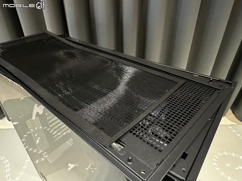 三模切換！九州風神 Morpheus 全塔機殼 - Mobile01