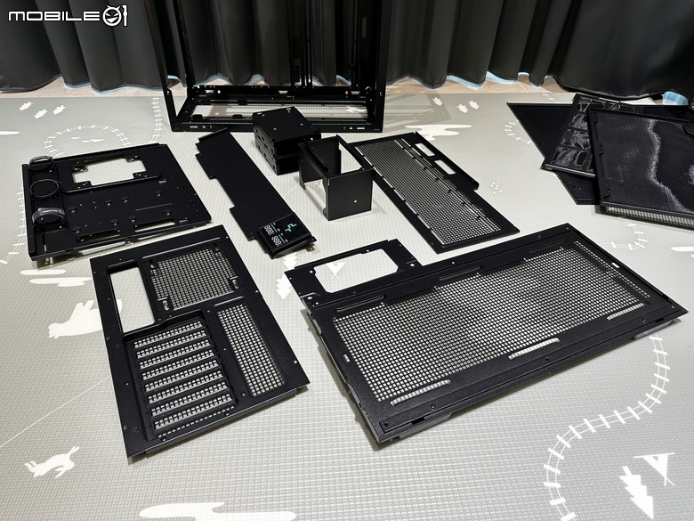 三模切換！九州風神 Morpheus 全塔機殼 - Mobile01