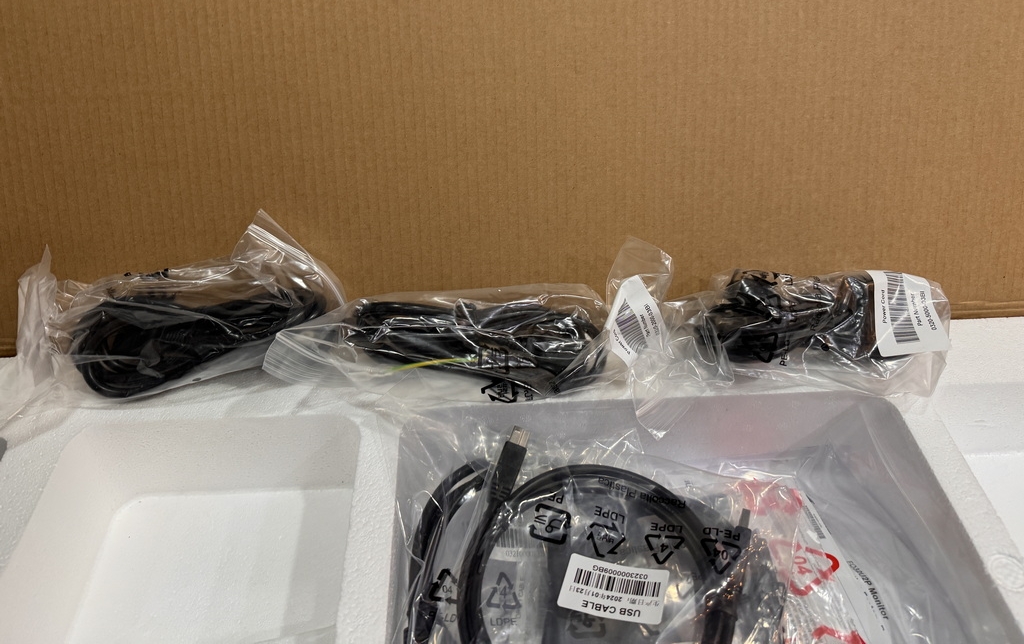 分享 DP2.1 UHBR20 戰未來 QD-OLED 技嘉 AORUS FO32U2P 開箱 - Mobile01