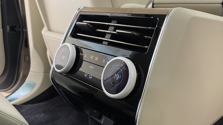 （2024)Range Rover SV LWB｜千萬級距｜層峰之選｜訂製頂級專屬色漆｜SV Bespoke 霧面超金屬漆 ｜Sunset ...