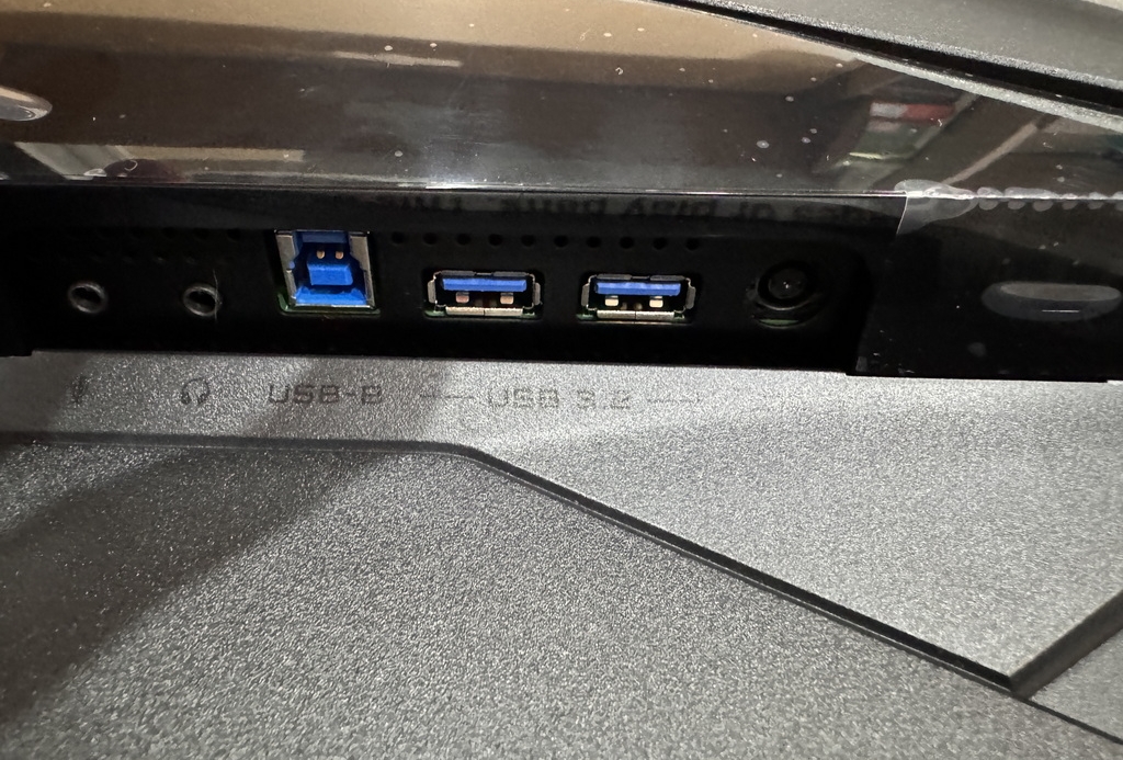 分享 DP2.1 UHBR20 戰未來 QD-OLED 技嘉 AORUS FO32U2P 開箱 - Mobile01