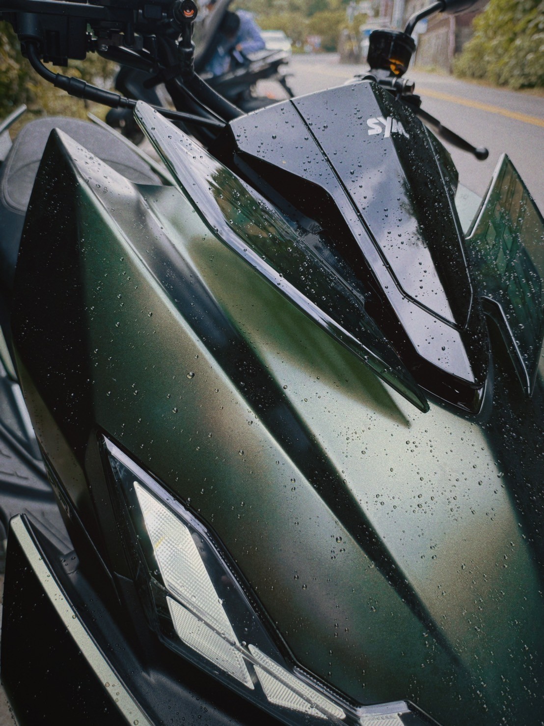 SYM的科技結晶，新DRG開箱 - Mobile01