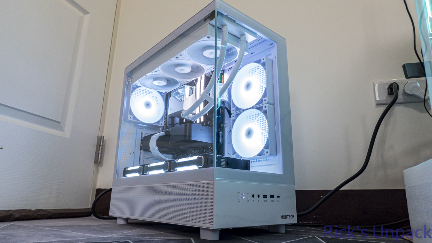 【開箱】木紋親民中塔海景殼 | MONTECH XR WHITE - Mobile01