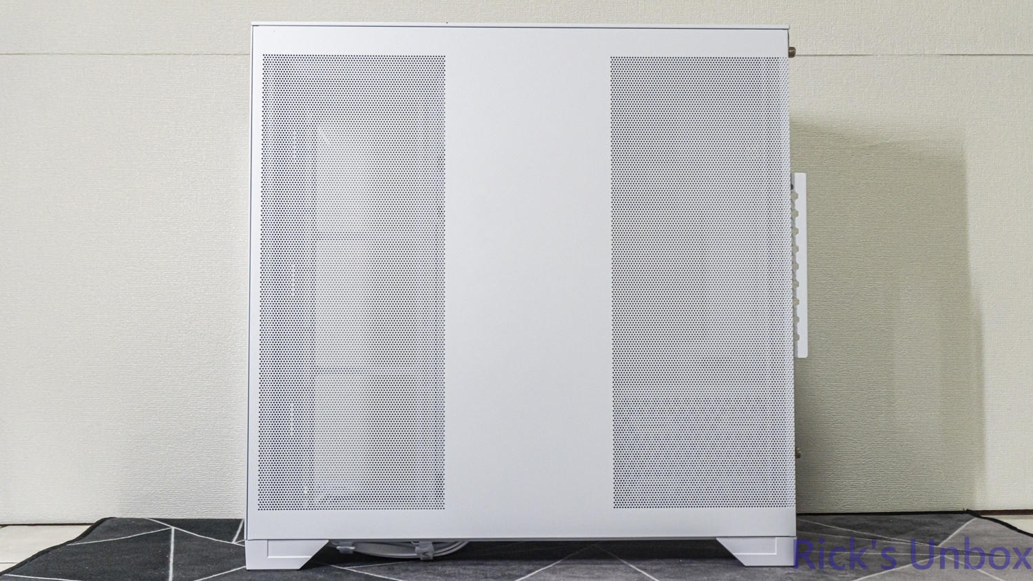 【開箱】緊湊卻更獨特全面 | LIAN LI O11 VISION COMPACT WHITE - Mobile01