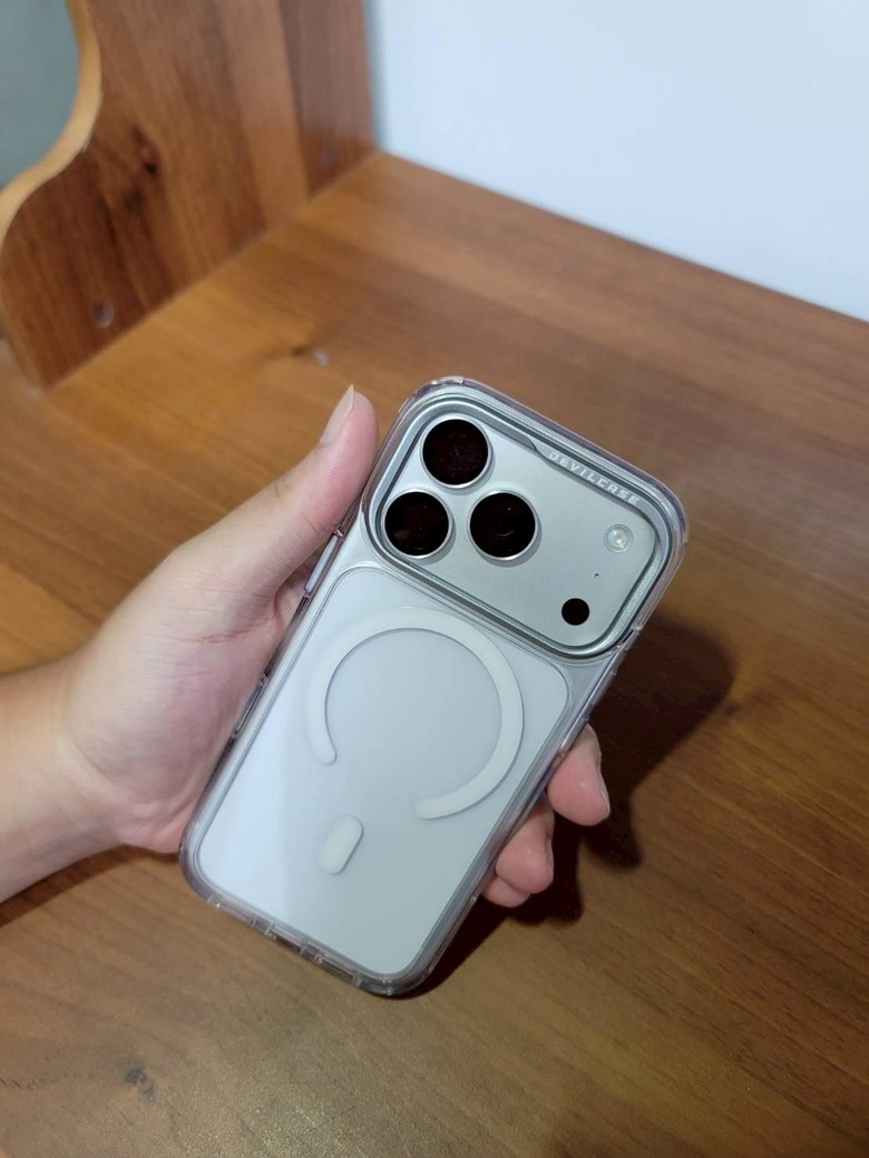 iPhone17 Pro 犀牛盾、CASETiFY、DEVILCASE透明手機殼評比 - Mobile01